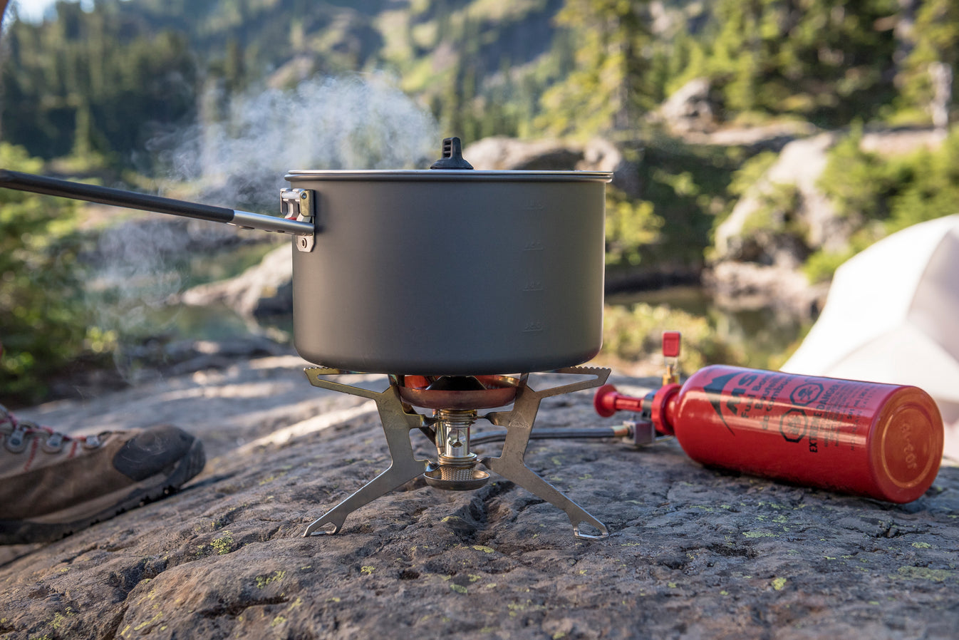 WhisperLite™ Universal Canister & Liquid Fuel Stove | MSR – Cascade Designs